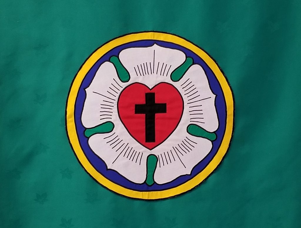 Holy Cross Paraments - Holy Cross Lutheran Church of Reno